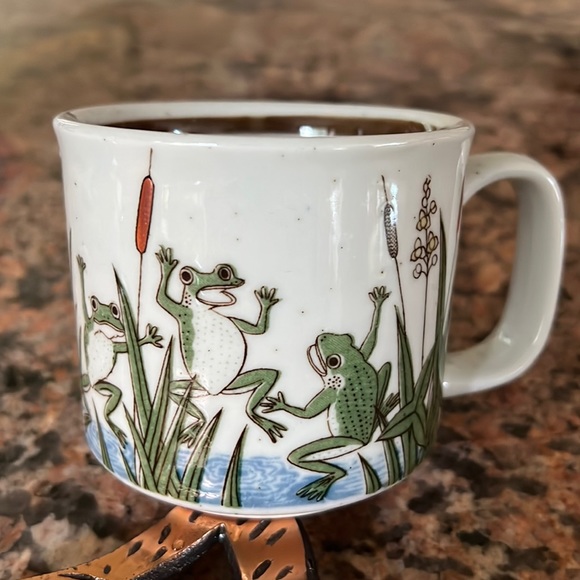 Dining | Vintage Stoneware Mug With Jumping Frog Design Flowers Cat ...